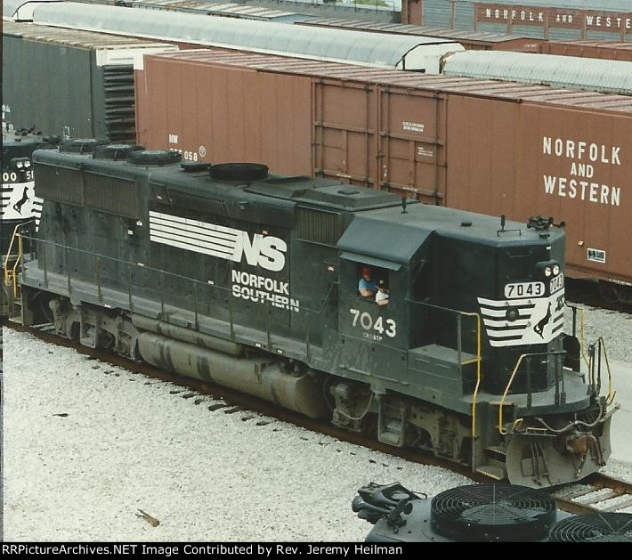 NS 7043 (1)